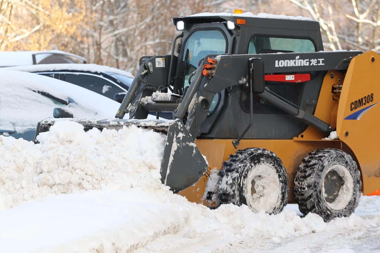 Is It Better to Shovel Snow Before Freezing Rain? 3 Reasons You Can’t ...